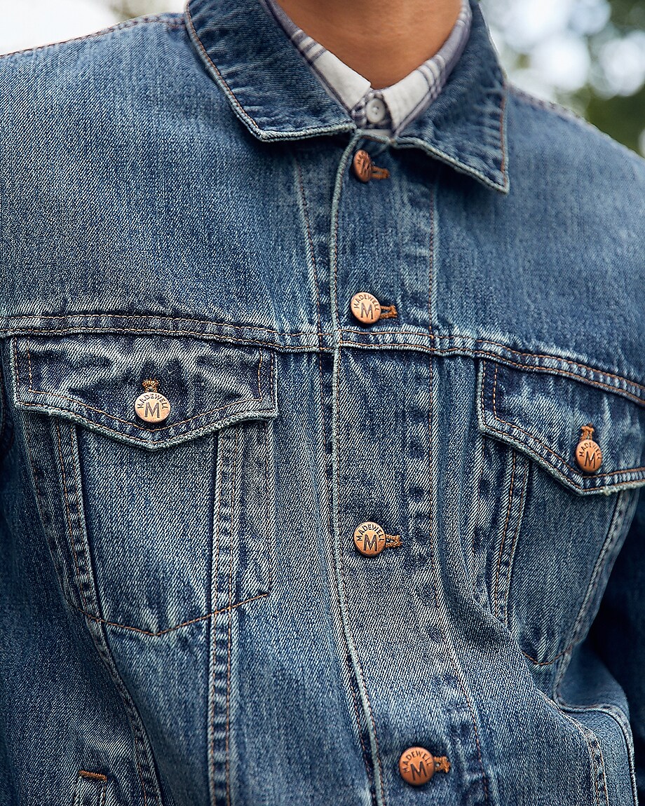 HOW WE’RE WEARING IT: THE JEAN JACKET