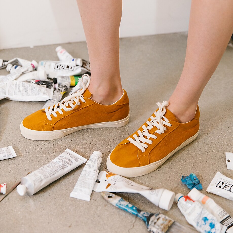 HUMANS WE HEART: ARTIST CARIS REID