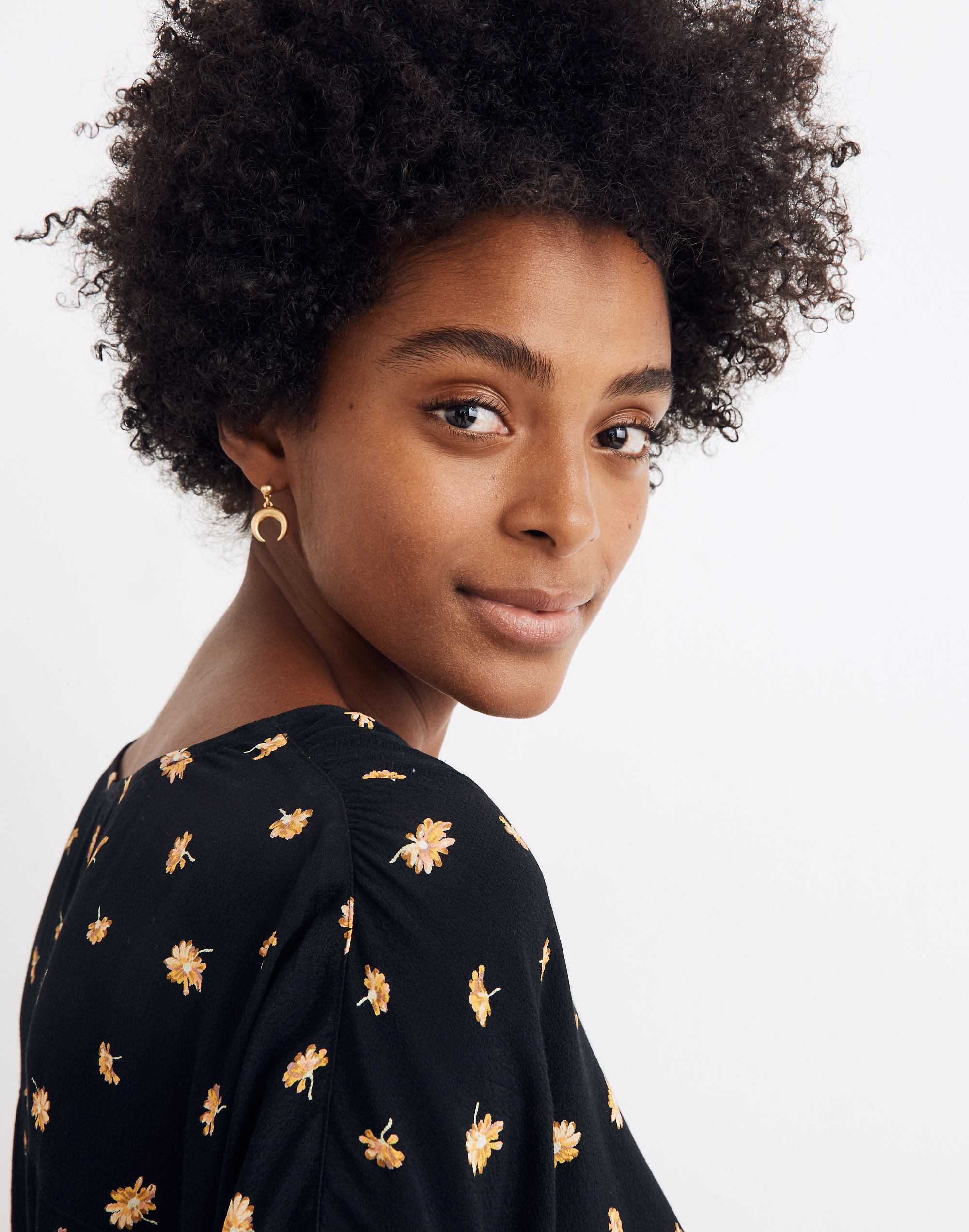 Drapey V-Neck Button-Back Top in French Daisies | Madewell