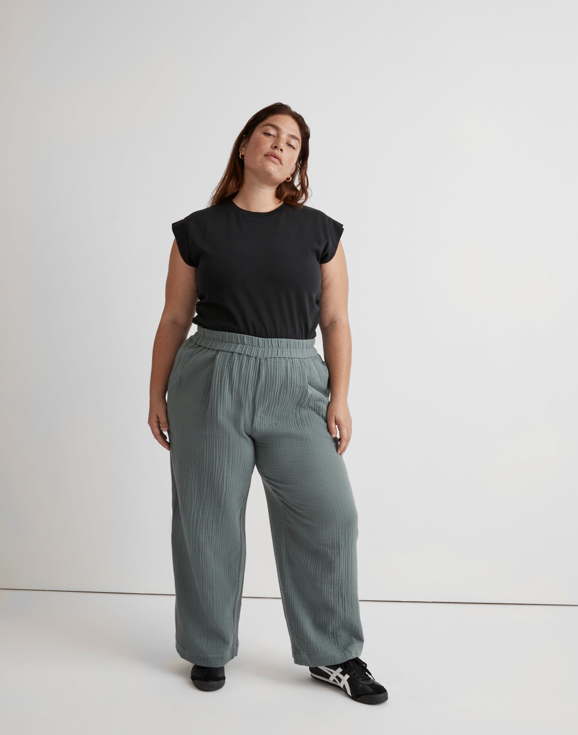 The Plus Untailored Wide-Leg Crop Pant in Lightspun