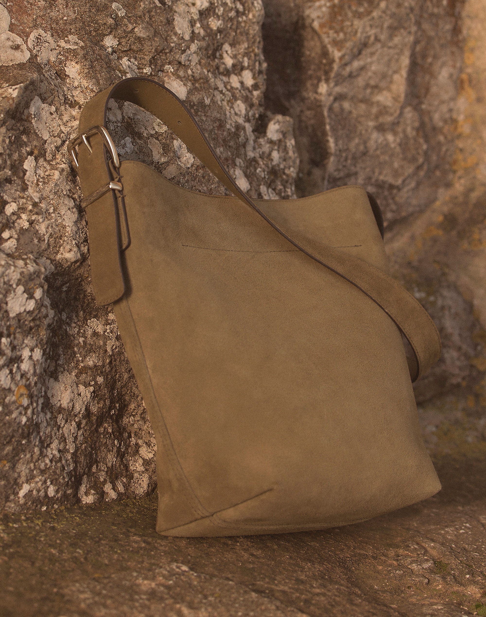 The Essential Medium Bucket Tote | Madewell